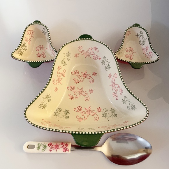 Temptations | Kitchen | Temptations Christmas Bell Bakeware Set Wspoon ...